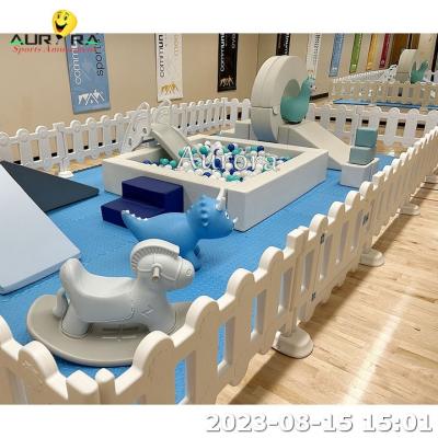 China Witte omheining Soft Play Outdoor Soft Play-apparatuur Indoor Small Area Voor feestverhuur Te koop