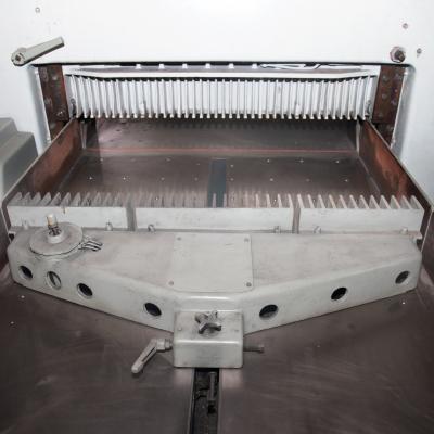 Cina Macchine per il taglio di carta elettrica semiautomatica A3 A4 1150 mm in vendita