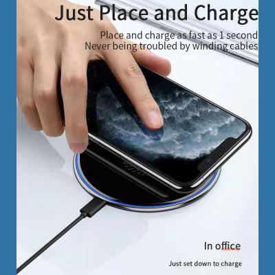 Cina Caricabatterie wireless per desktop a specchio 15W 10W 7.5W 5W Type-C Interface Charger in vendita