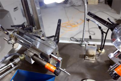 China CASESTUDIE:Trimming machine voor precisie ring onderdelen; trimmer voor precisie zegel; hoek trimmer voor as afdichting ring Te koop