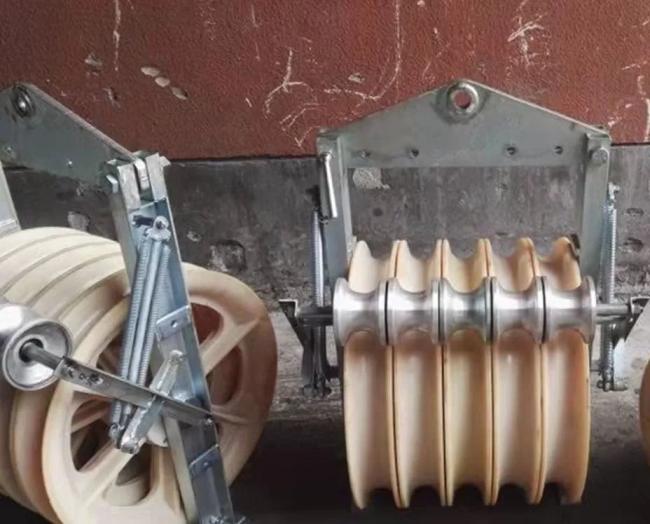 Grounding Roller Galvanized Nylon Sheave Aerial Cable Pulley Block