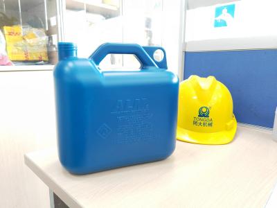 Cina 30L Jerry Can Plastic Blow Molding Machine Automatic Extrusion For Flower Pot in vendita