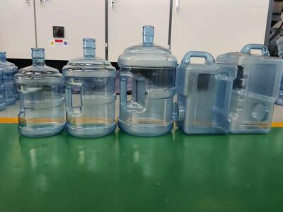 Cina Macchina dello stampaggio mediante soffiatura dell'estrusione del PC della bottiglia di acqua una forma rettangolare di 5 galloni in vendita