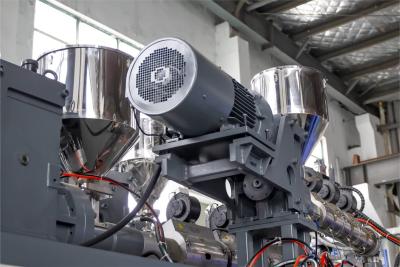 Cina High Speed Automatic Blow Molding Machine 11 KW 2L Plastic Bottle in vendita