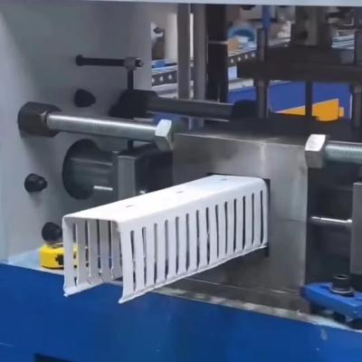 중국 중국?? 진 HYPET PVC 고속 4 역 케이블 채널 제작 기계/ PVC 배선 도트 트렁킹 추출 생산 라인 판매용