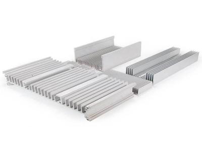 China Hohe Festigkeit T5 Aluminium Extrudiertes Profil CNC-Bearbeitung Aluminium Extrusions angepasst zu verkaufen