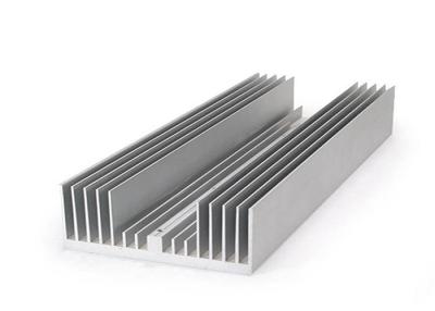 China Hohe Festigkeit T5 Aluminium Extrudiertes Profil CNC-Bearbeitung Aluminium Extrusions angepasst zu verkaufen