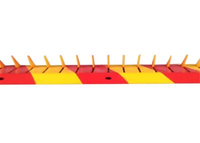 China Surface Mounting Yellow Red Color Tire killer , puncture tire spikes security for sale