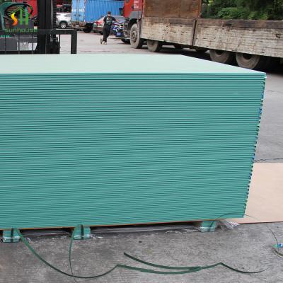 China Moisture Resistant Gypsum Board Panels for Ceiling and Wall Decoration Lightweight Fire Resistant Durable Smooth Surface for sale