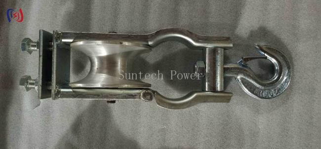 Convertible Sitting/Hanging Block With Quick-Release in operation