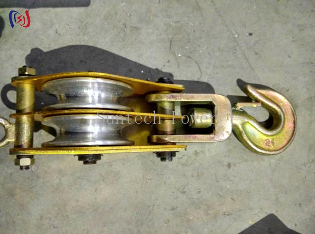 Aluminum sheave hoist in operation