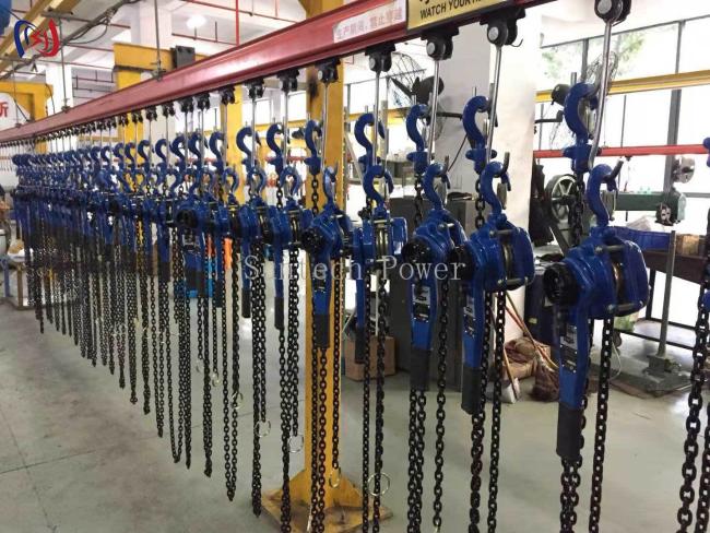 Heavy Duty Chain Hoist in operation