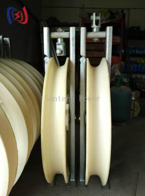 China Bloque de tendido de conductores de la serie 822 para trabajo pesado con radio de curvatura R570 y dimensiones exteriores de 760x120x480mm en venta