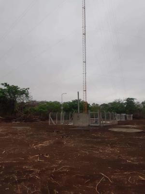 China Telecommunication Steel Galvanized Guyed Tower With Brackets And Lightning Rod for sale