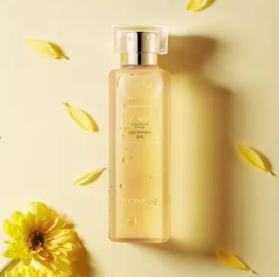 China Skin Balancing Pore-Reducing Toner Minimizes Large Pores Face Moisturizing Calendula Skin Toner for Face for sale
