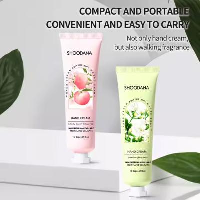 Cina OEM / ODM Ingrosso Logo personalizzato Estratti di piante di frutta olio essenziale Nutrizione e diffusione Cura leggera Crema per mani e lozione in vendita