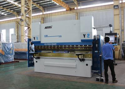 Cina Macchina grafica del freno della stampa di CNC di colore 300 tonnellate con Clampings regolabile in vendita