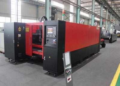 Cina Taglierina del laser del metallo di CNC della tagliatrice del laser della fibra di CNC di 3 assi per l'acciaio dolce di 32mm in vendita