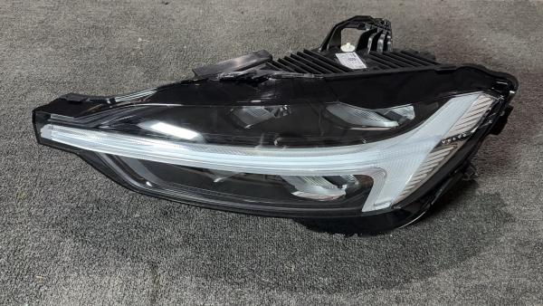 Quality Black Inner Left Side Headlight 32420425 Volvo XC60 Headlamp for sale