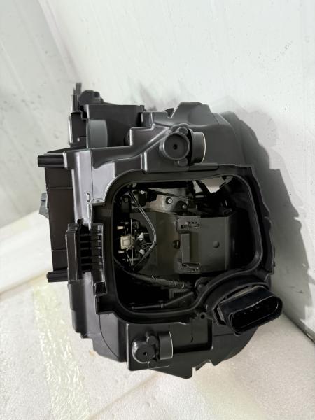 Quality 2018-2021 Old Maca Right Side Headlight Assembly Waterproof for sale
