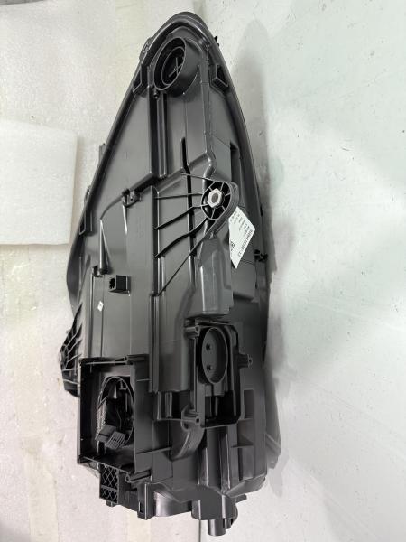Quality 2018-2021 Old Maca Right Side Headlight Assembly Waterproof for sale