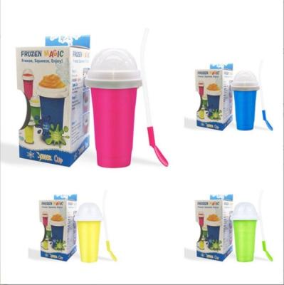 Cina Capo DIY Slushie Maker Cup Magic Slushy Maker Squeeze Cup Summer Quick Frozen Cooling Smoothie Pinch Cup in vendita