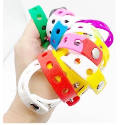 Cina Braccialetto di silicone personalizzato per Natale Regali per Halloween Regolabile 21cm Braccialetto in vendita