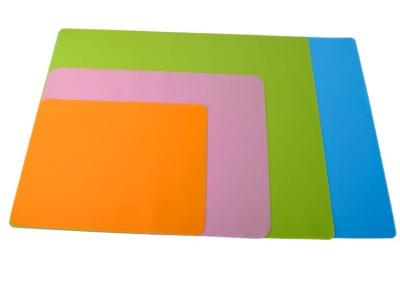 China Soft Foldable Silicone Food Table Mat Baking Mat Rectangle Shape for Table Decoration for sale