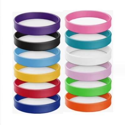 Cina Braccialetto di silicone per bambini in taglia personalizzata Braccialetto di gomma in stampo con logo di stampa in vendita