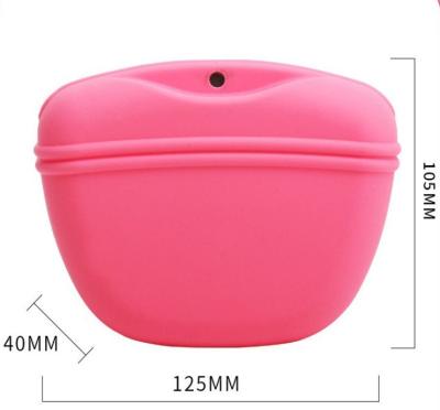 Cina Cane da passeggio in alluminio Silicone Dog Food Snack Bag Portable Waist Pack per l'addestramento degli animali domestici in vendita