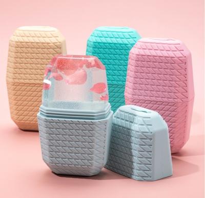 Cina Massaggiatore facciale in silicone per viso e occhi di qualità alimentare Ice Roller Cube per la cura della pelle in vendita