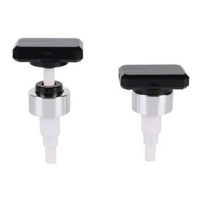 Cina Dispensatore di sapone liquido di lusso Pompa di lozione in alluminio 28mm 30mm 33mm Dimensione di chiusura in vendita