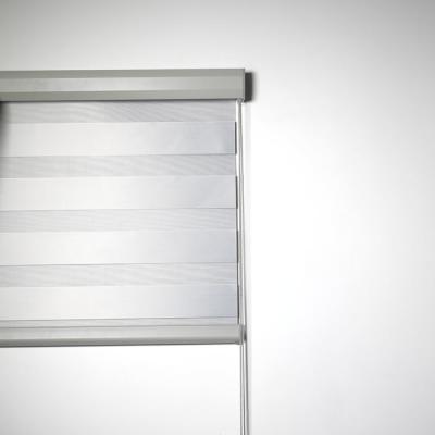 中国 1200mmの光量制御の二重層の窓カーテンのブラインド 販売のため