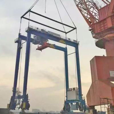 Cina Meccanismo di sollevamento elettrico 55 tonnellate RTG Gantry Crane con pneumatico di gomma in vendita