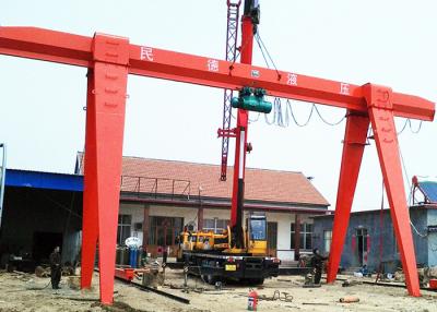 Cina Un cavalletto all'aperto mobile Crane Single Girder With Hoist 30 Ton Red Color della struttura in vendita