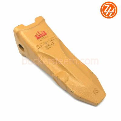 中国 SHANTUIの摩耗抵抗力がある2713-1221RC DX130 DX140 DX150の掘削機のバケツの歯の重い装置DOOSAN 販売のため