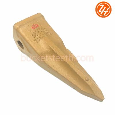 中国 SHANTUIの摩耗抵抗力がある205-70-19570 Pc200TL Ex200 Sy215の掘削機のバケツのトラの歯の重い装置小松 販売のため