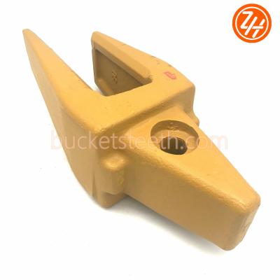 Cina 2713-1220-50 2713-1219 DH300 escavatore Bucket Teeth Adapter resistente all'uso in vendita
