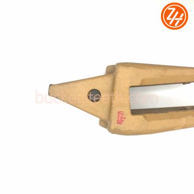 中国 DH420掘削機の歯のアダプター、2713-1273の大宇装置の部品 販売のため