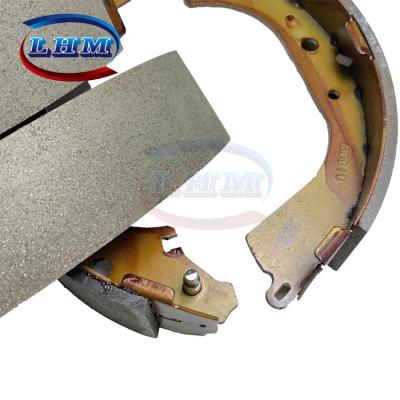 Cina 04495-60070 Rear Brake Shoe Set For LAND CRUISER HZJ71 HZJ79 HZJ74 44060-20J25 0449560070 in vendita