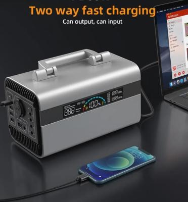 Cina 110V / 220V centrale elettrica portatile dell'ingresso/uscita 600wh con 4w solare e leggero in vendita