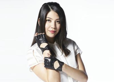 Cina I guanti guanti di azionamento/a metà delle donne di cuoio Fingerless vuote sexy femminili uniche del dito in vendita