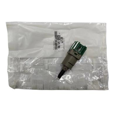 China 9818232480 Automotive Brake Parts Brake Light Switch For Peugeot 2008 3008 301 307 308 408 4008 5008 Citroen C3XR C4L for sale