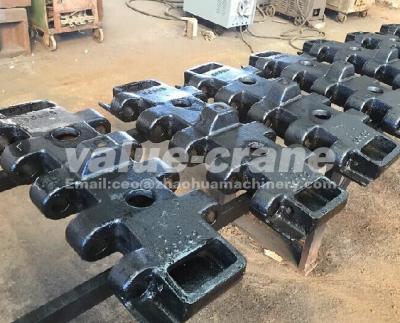China Track shoe for Kobelco CKE2500 crawler crane undercarriage spare parts for sale