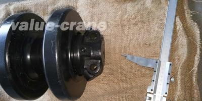 China Quality bottom roller for crawler crane FUWA QUY130 undercarriage spare parts. for sale