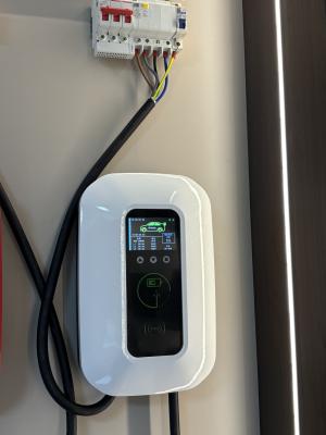 China Mode 3 7kW 32A Type 2 AC Smart Home Charger With App Control for sale