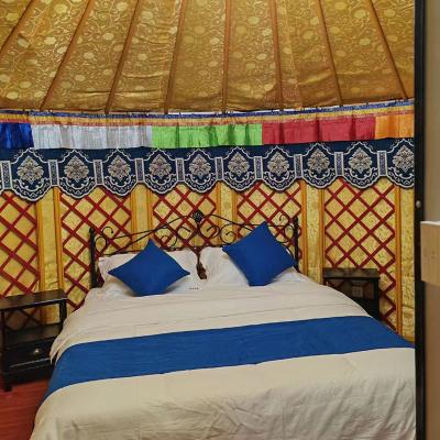 Cina Decorazione in bambù Tenda geodetica a cupola Cornice in acciaio verniciata Yurt mongola resistente al calore in vendita