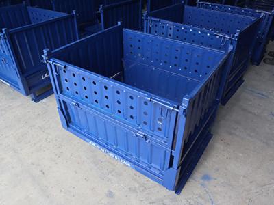 Cina Steel Lift Customizable Pallet Stackable Distillers Storage Bin For Scrap 1.5 Ton Load in vendita