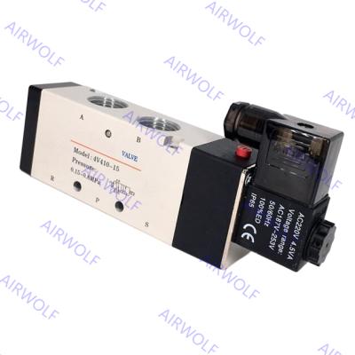 Cina 4V400 Serie AIRTAC Lega di alluminio 5/2 via, 5/3 via Valvole solenoide elettriche 1/2" Port Size con 0.15 ~ 0.8MPa pressione di funzionamento e -20 ~ + 70 °C gamma di temperatura di lavoro in vendita
