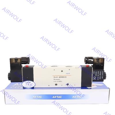 Cina 4V400 Serie AIRTAC Lega di alluminio 5/2 via, 5/3 via Valvole solenoide elettriche 1/2" Port Size con 0.15 ~ 0.8MPa pressione di funzionamento e -20 ~ + 70 °C gamma di temperatura di lavoro in vendita
